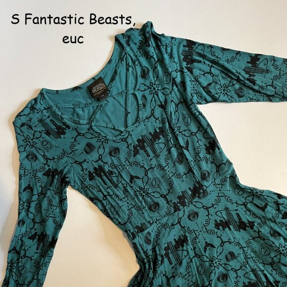Hot Topic | Dresses | Small Fantastic Beasts Dress From Hot Topic Green ...